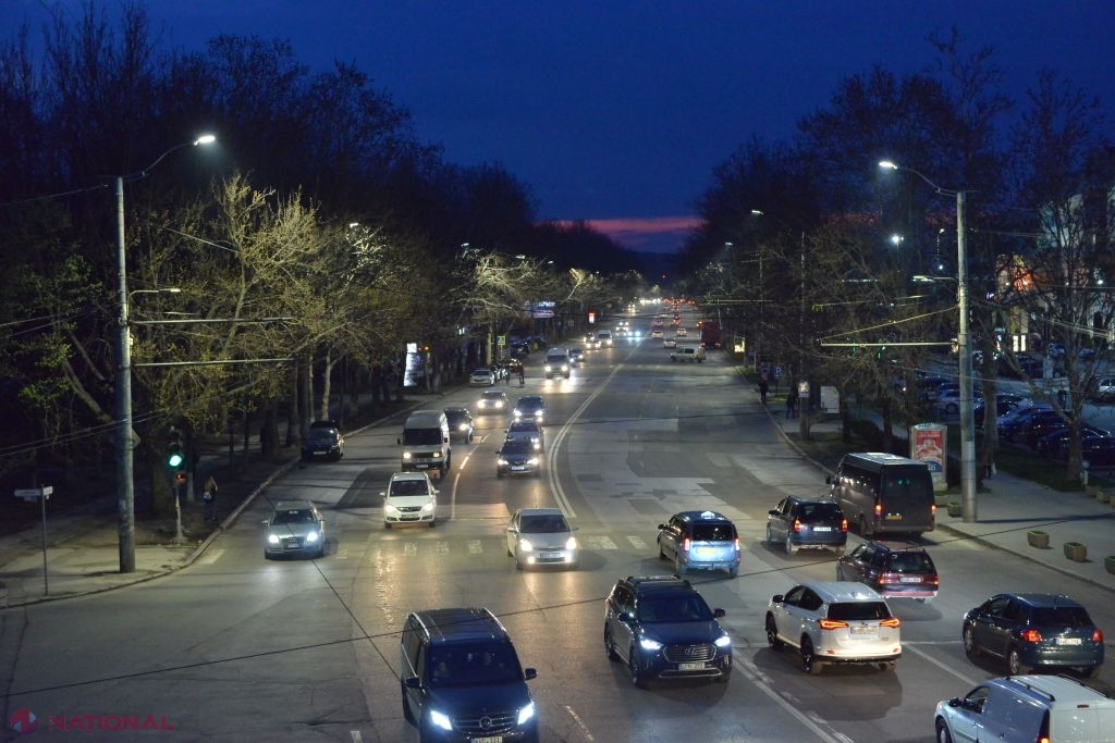 FOTO // Cum arată strada Calea Ieșilor noaptea, cu ILUMINARE modernă