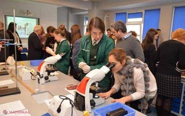 Lecțiile de FIZICĂ, ALTFEL! Laboratoare DIGITALE în zece licee din ...