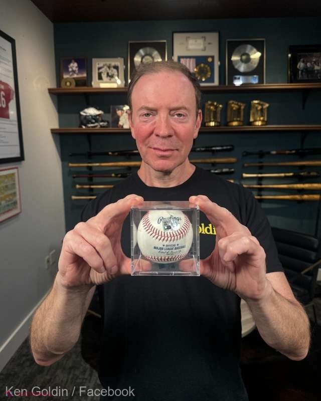 Minge de baseball, vândută la licitaţie pentru 4,3 milioane dolari: De ...
