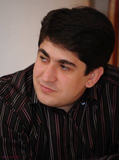 Cornel Botgros se va cupla cu o roșcată focoasă!