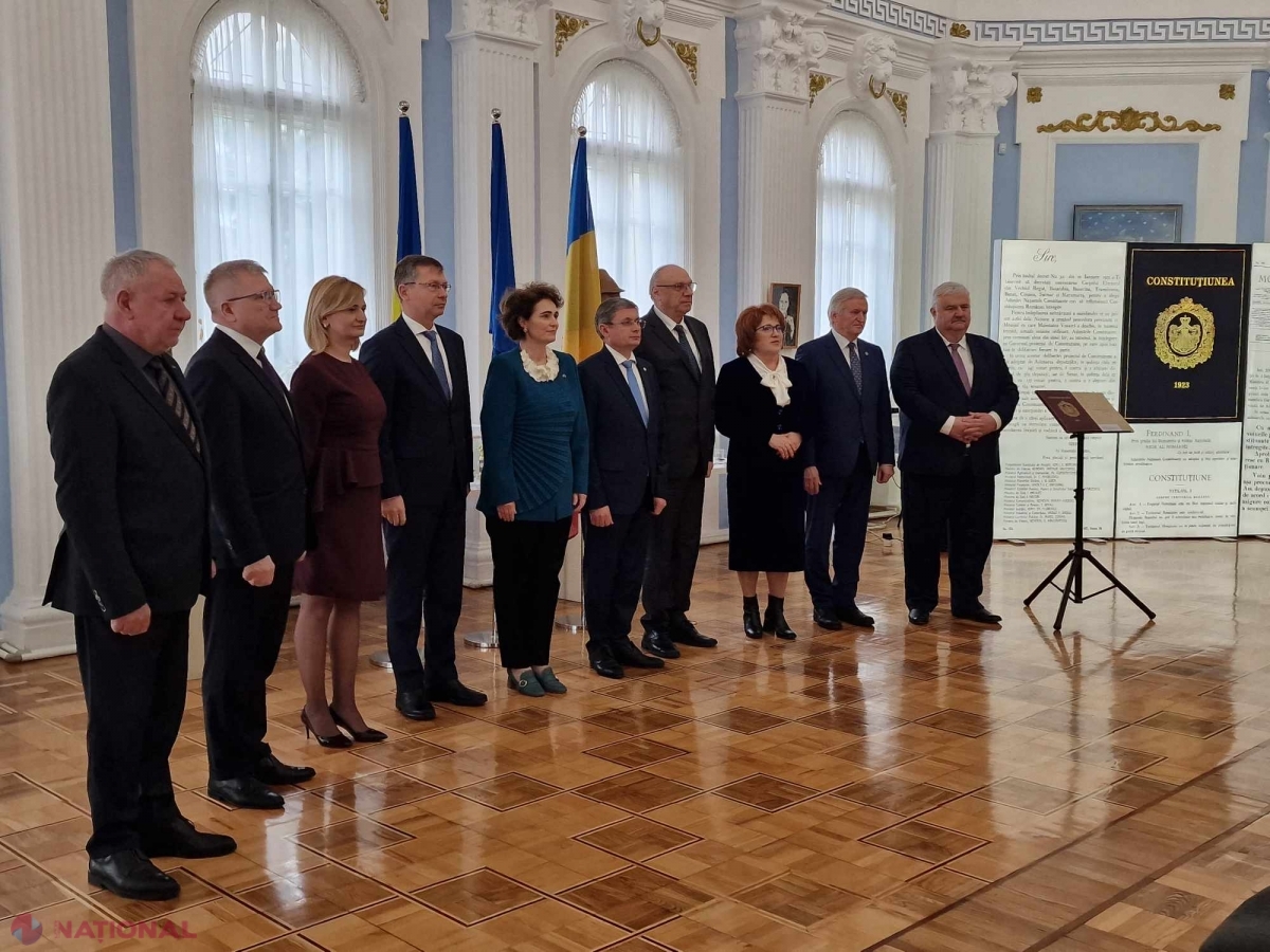 GALERIE FOTO // Exemplarul ORIGINAL al Constituțiunii României ...