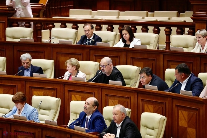 Socialiștii și comuniștii din Parlament au inițiat o moțiune de cenzură ...