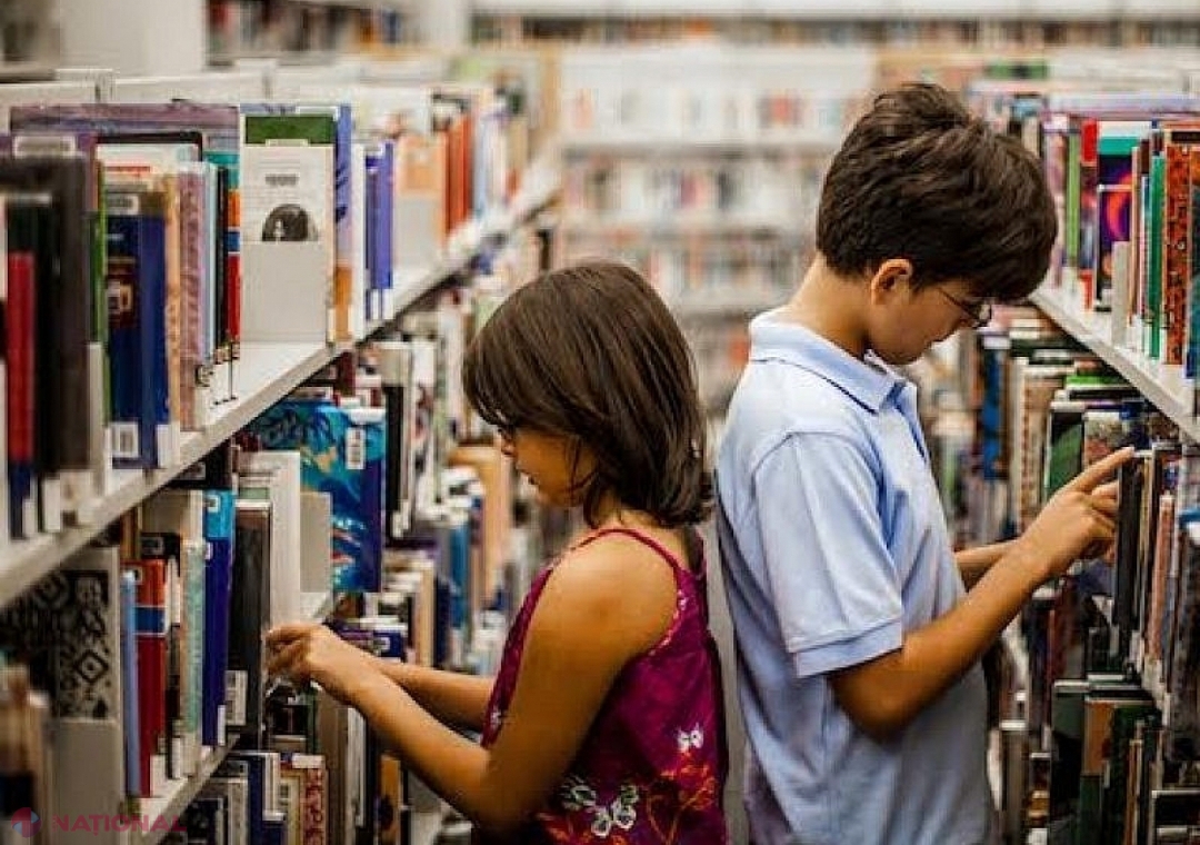 Motivul „foarte evident” pentru care adolescenții nu mai citesc: nu ...