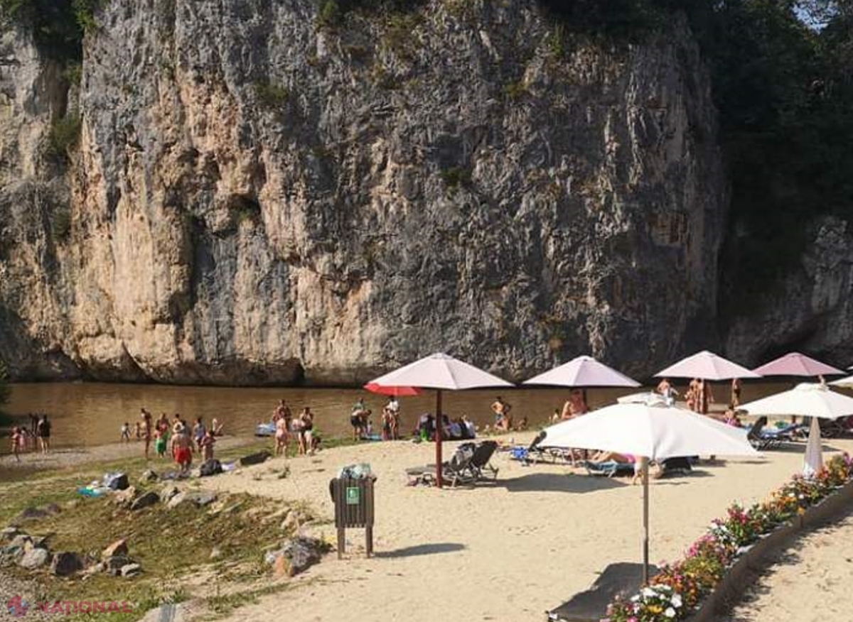 FOTO // Plaja sălbatică din România care arată ca în Thailanda! Unde ...