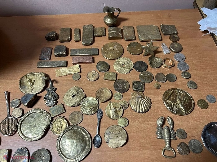 VIDEO // Zeci de obiecte care ar fi din metale prețioase și ar ...